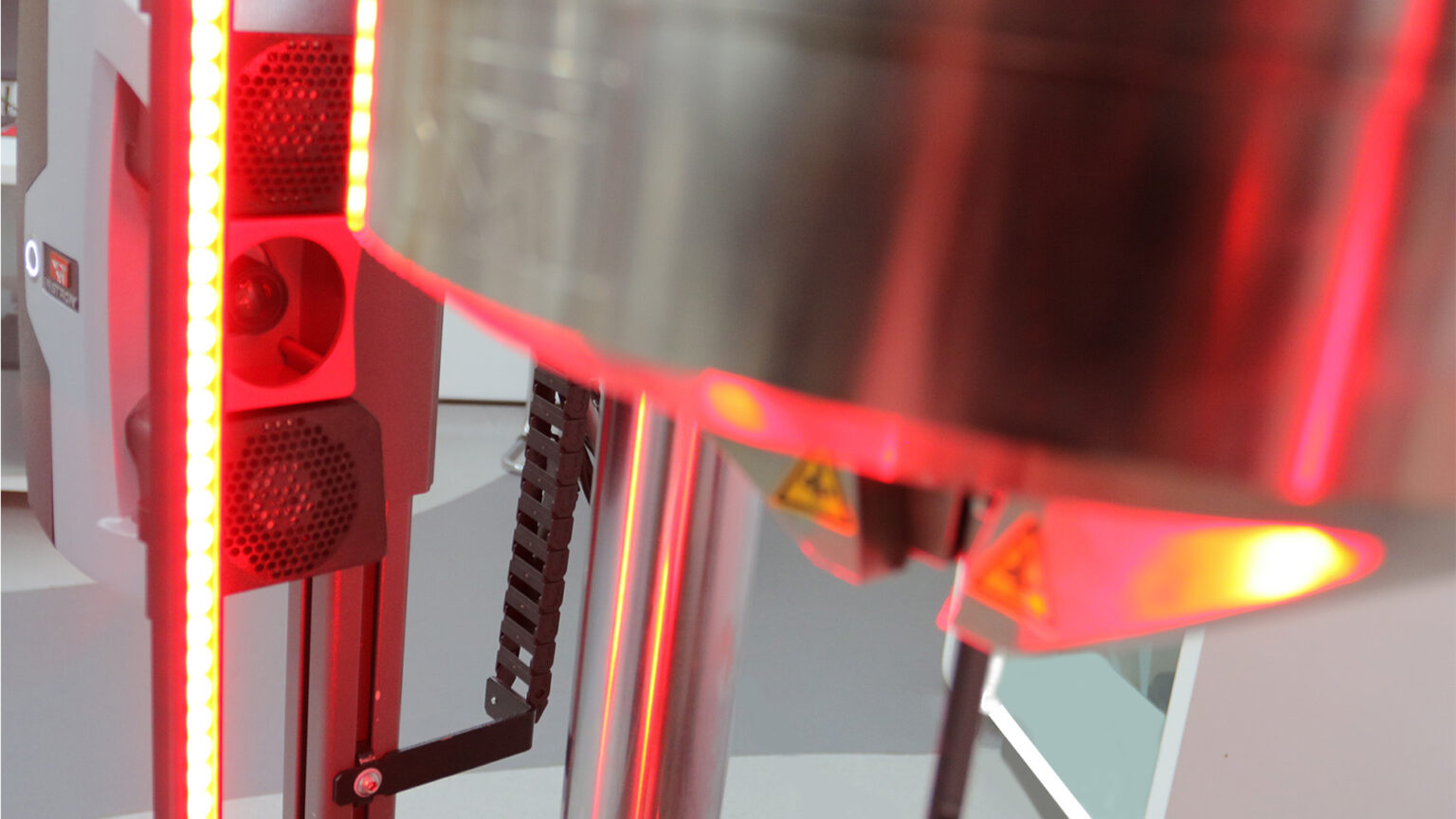 AVE 2 Non-Contacting Video Extensometer | Instron